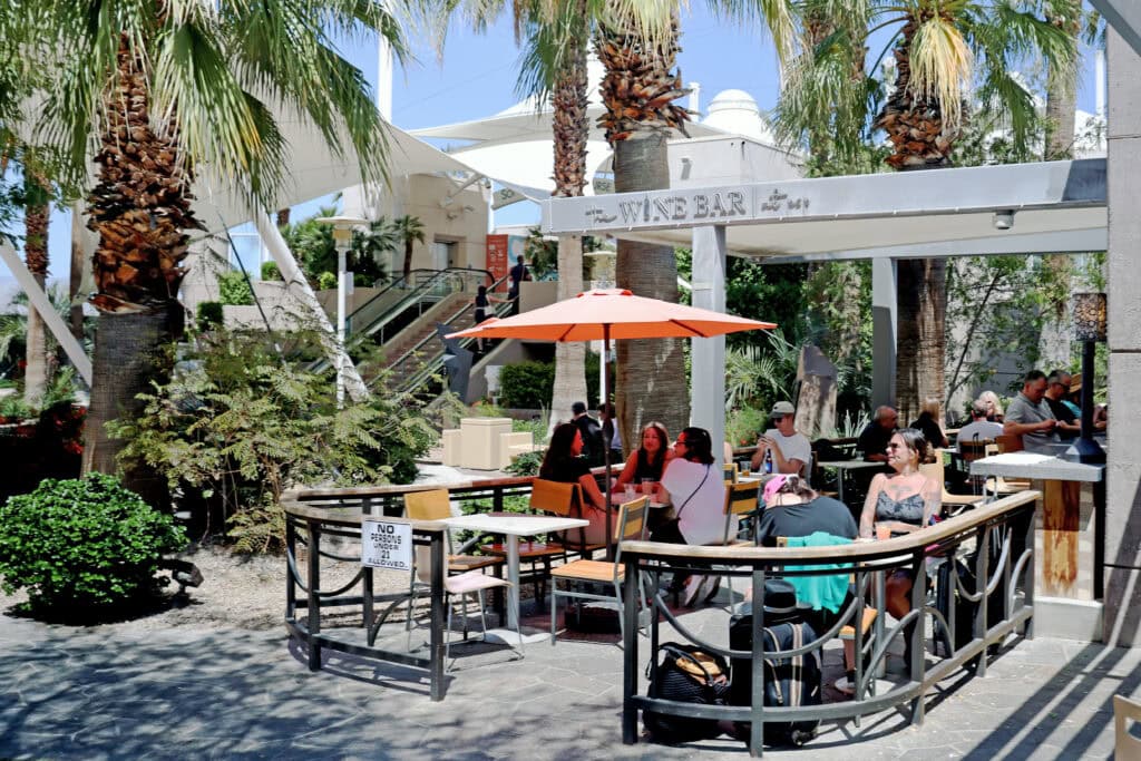 Shops, Restaurants & Amenities - Palm Springs International Airport ...