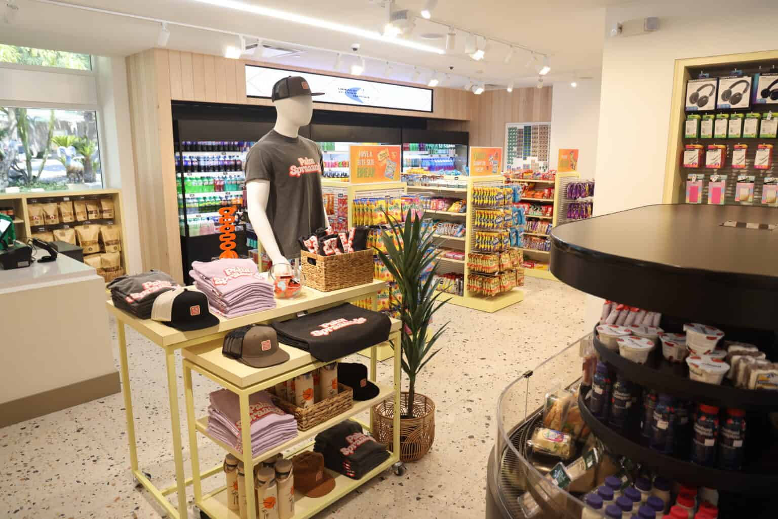 Shops, Restaurants & Amenities - Palm Springs International Airport (PSP) - Palm Springs, California