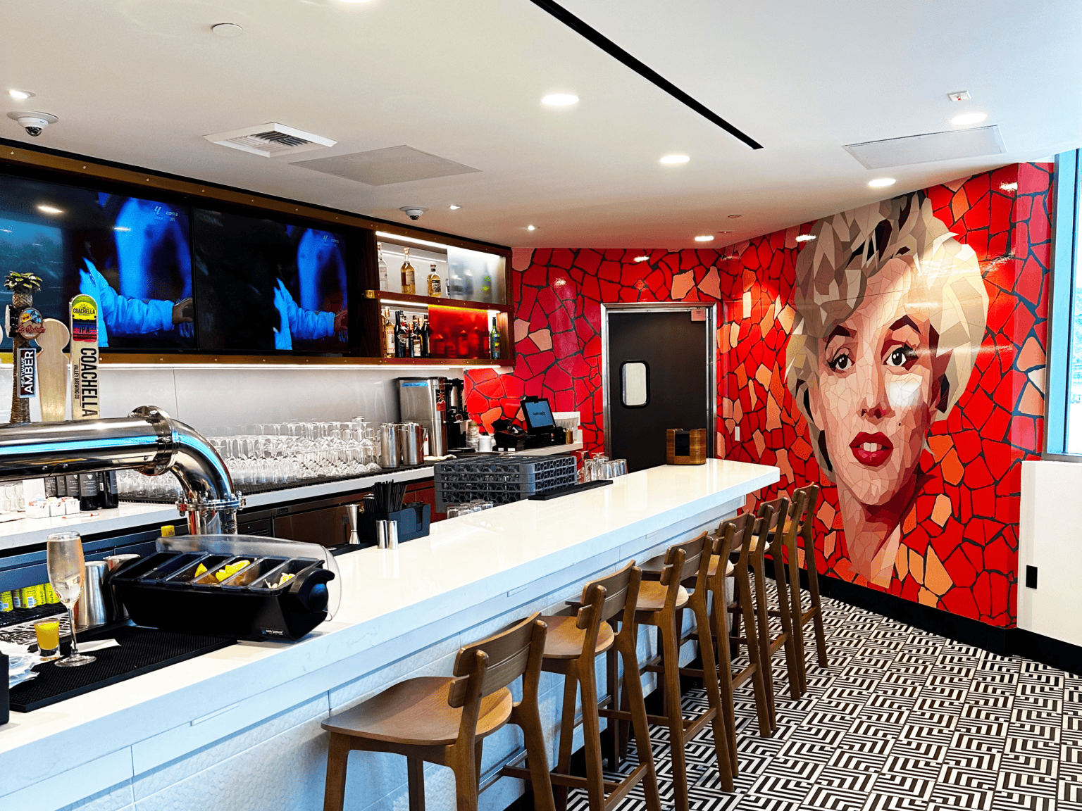 Shops, Restaurants & Amenities - Palm Springs International Airport ...