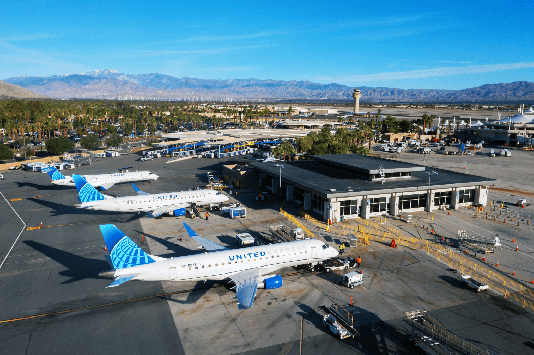 Palm Springs Lands More Year-Round Service as United Extends Los ...